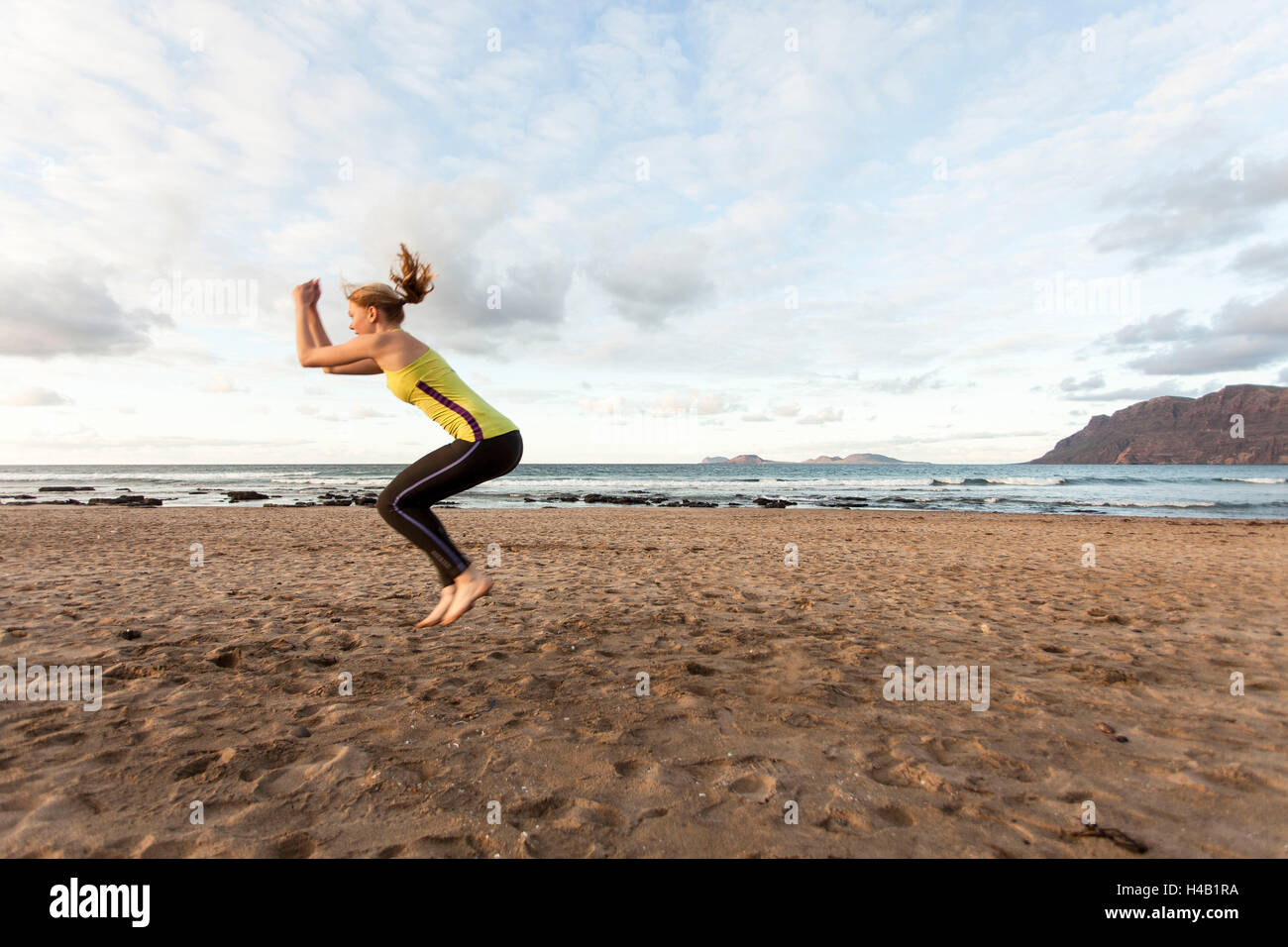 Tuck jump hi-res stock photography and images - Alamy