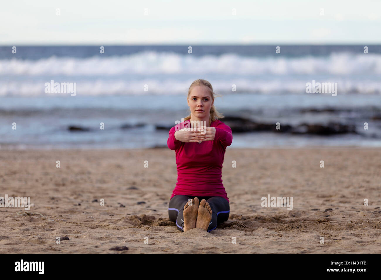 Beach exercise hi-res stock photography and images - Alamy