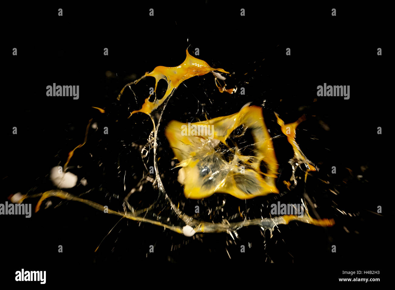 Egg yolk splash hi-res stock photography and images - Alamy