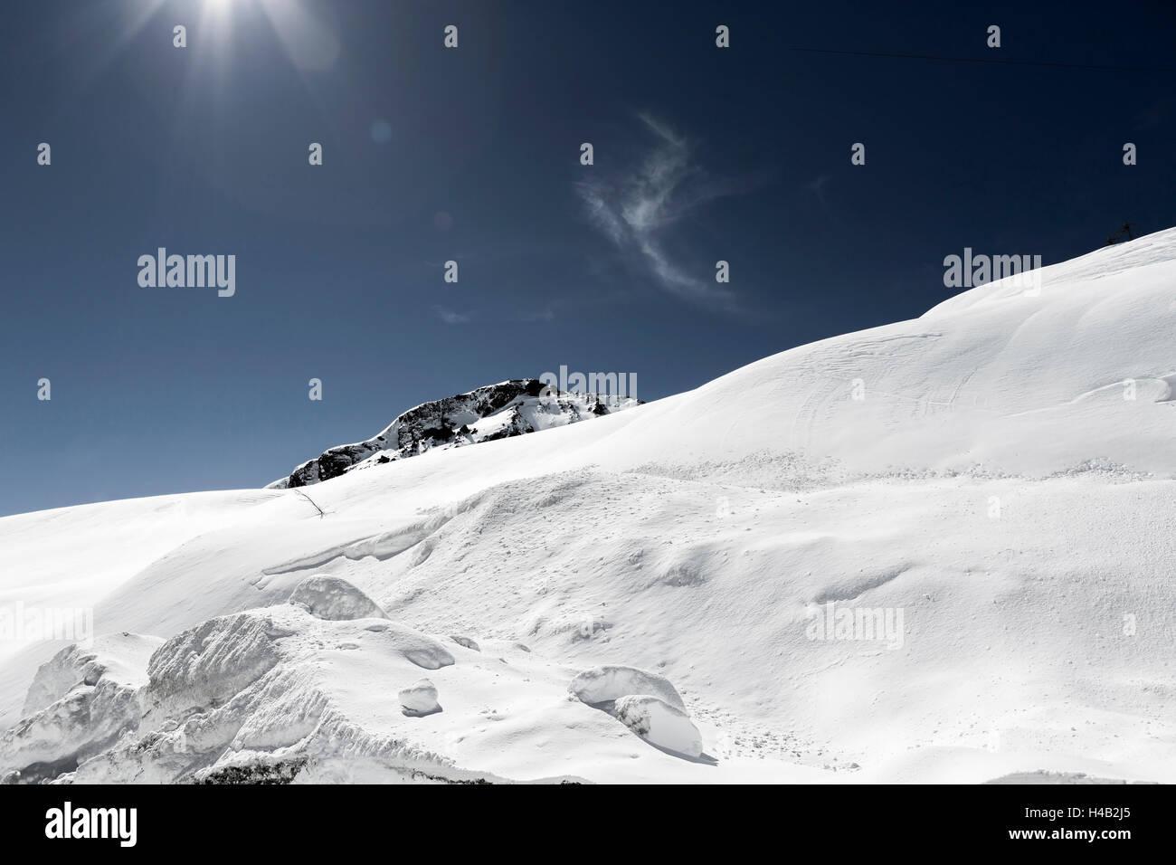 Cornice snow hi-res stock photography and images - Alamy
