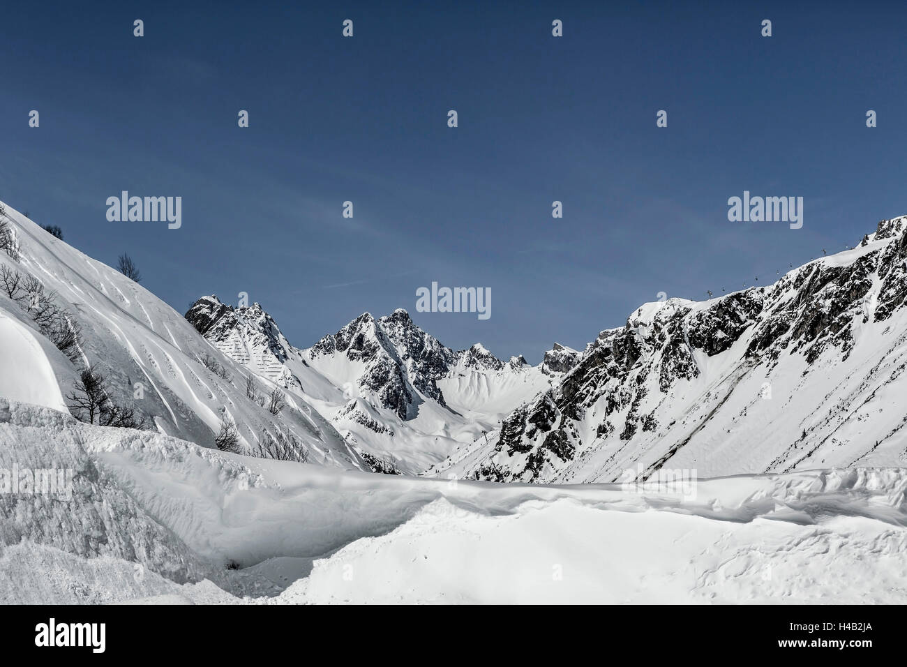 Ice cornice hi-res stock photography and images - Alamy