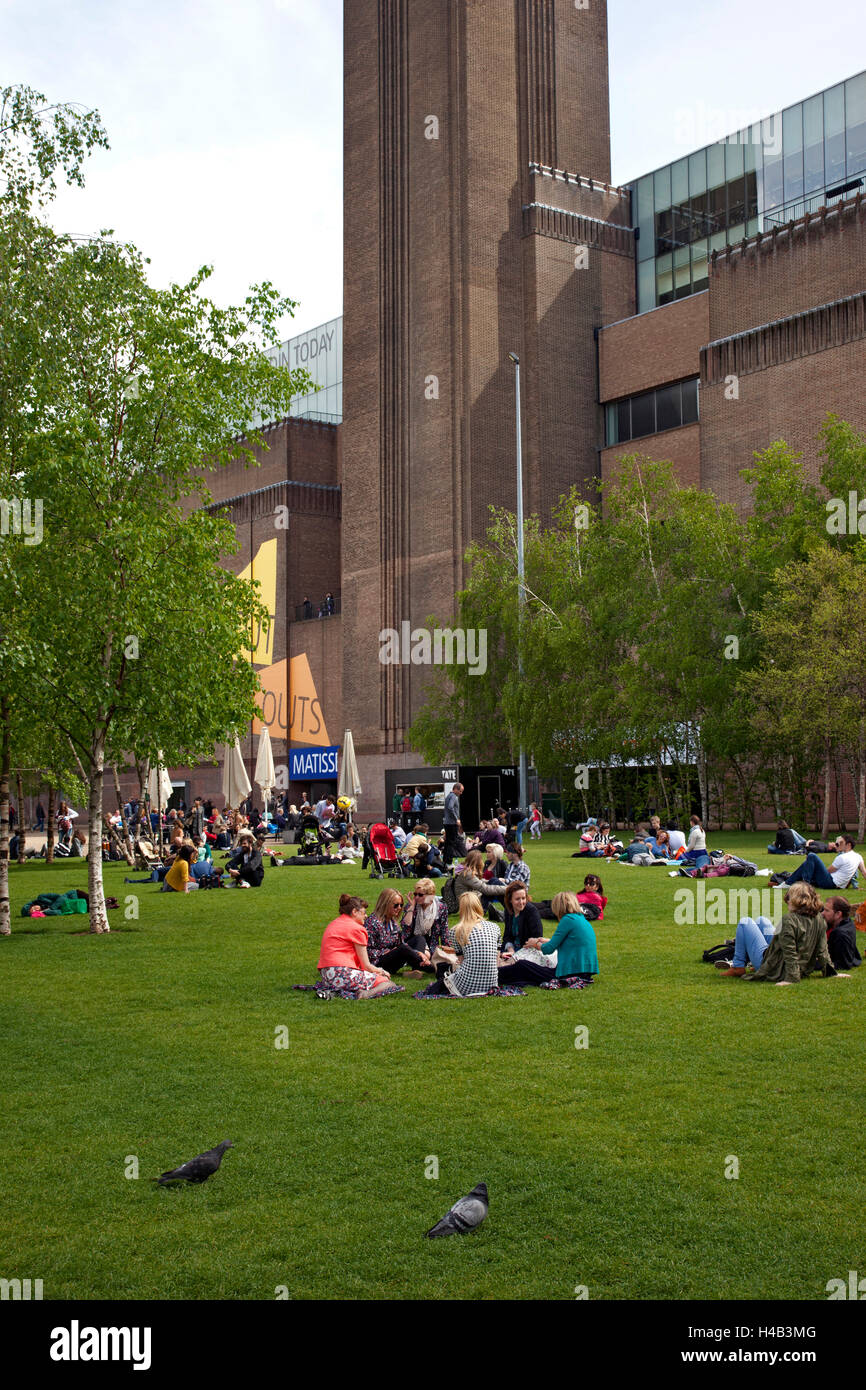 Architecture, museum, city, people Stock Photo - Alamy