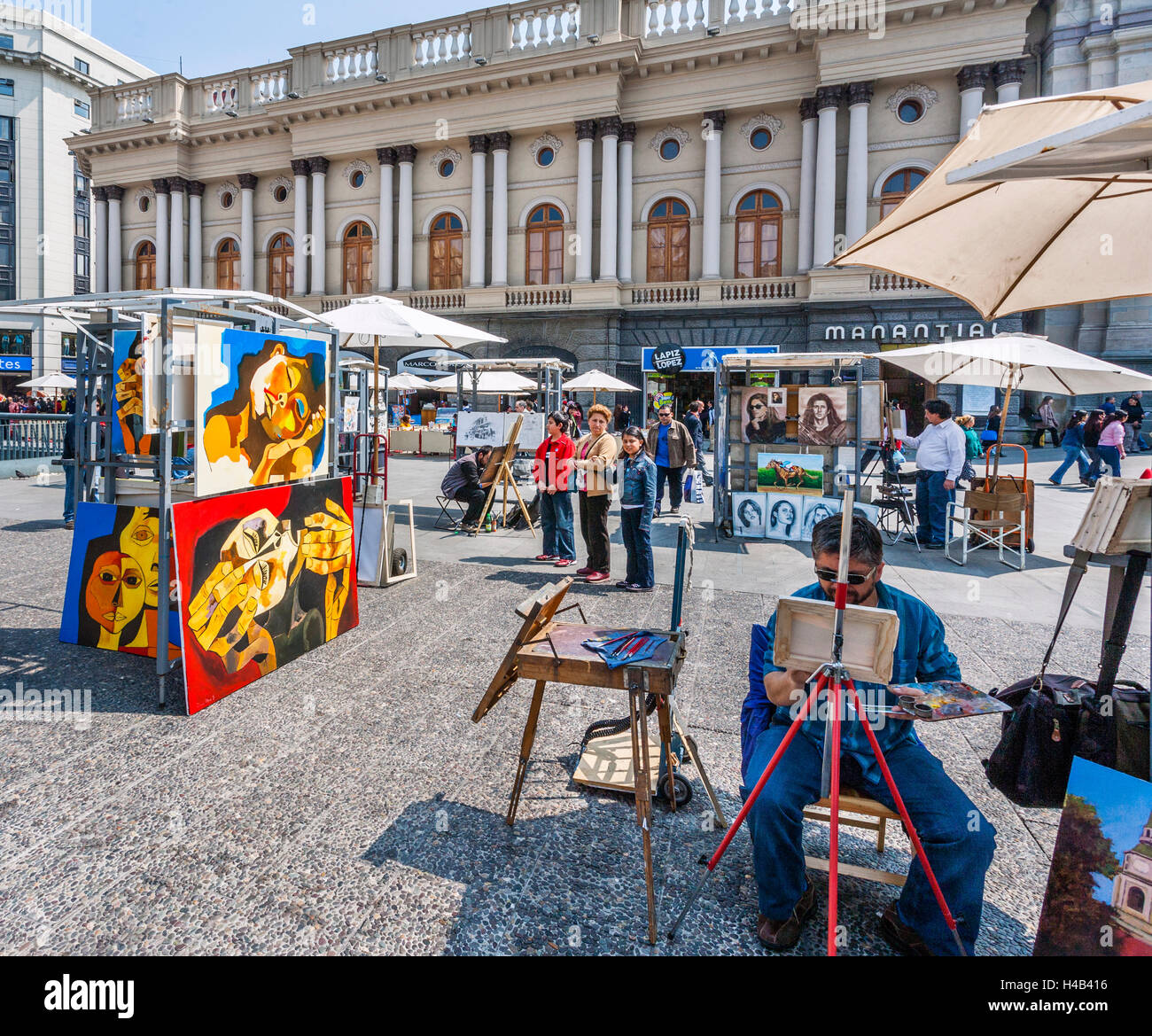 Art vendors hi-res stock photography and images - Alamy