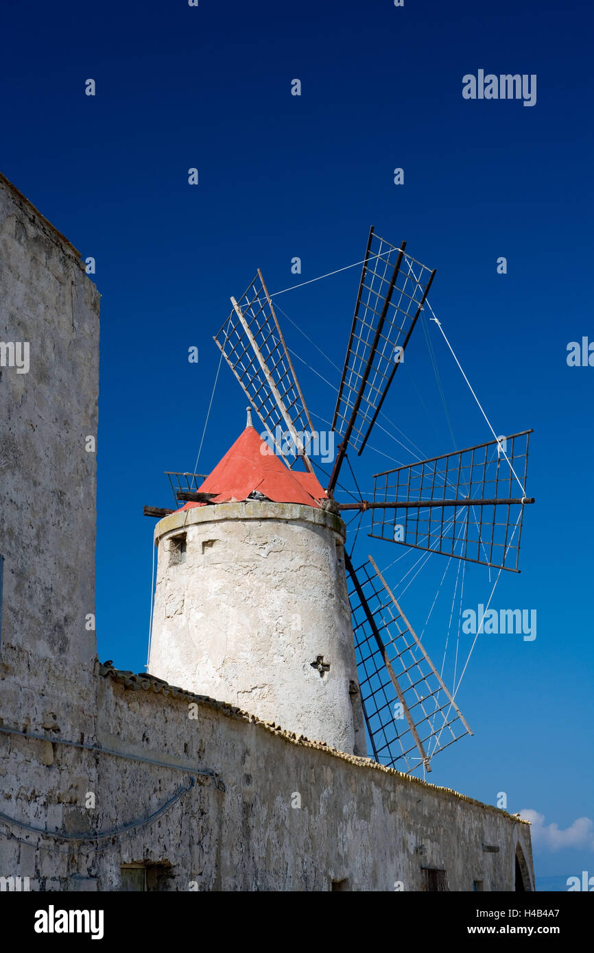 Sicily saltworks windmill hi-res stock photography and images - Alamy