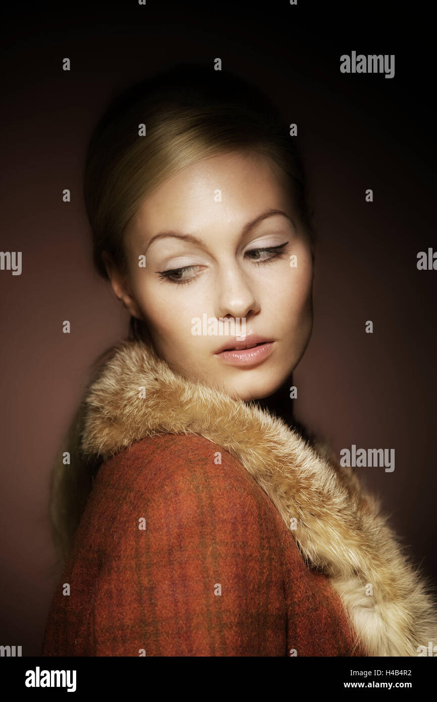 Woman, young, fur collars, view shoulder, portrait, side view, people ...