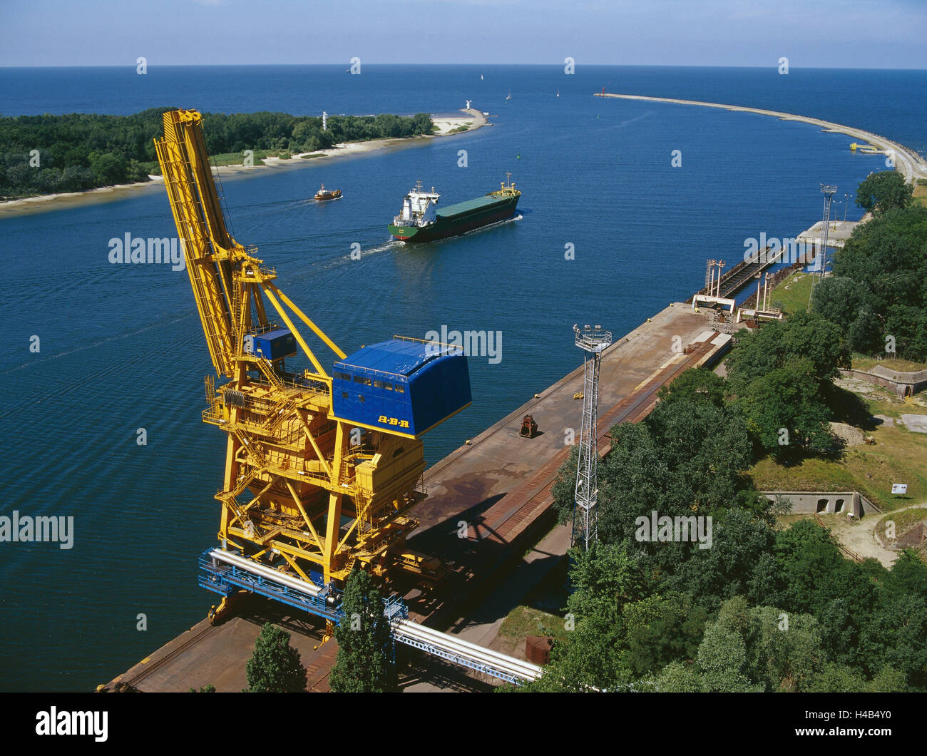 Cargo harbour hi-res stock photography and images - Alamy