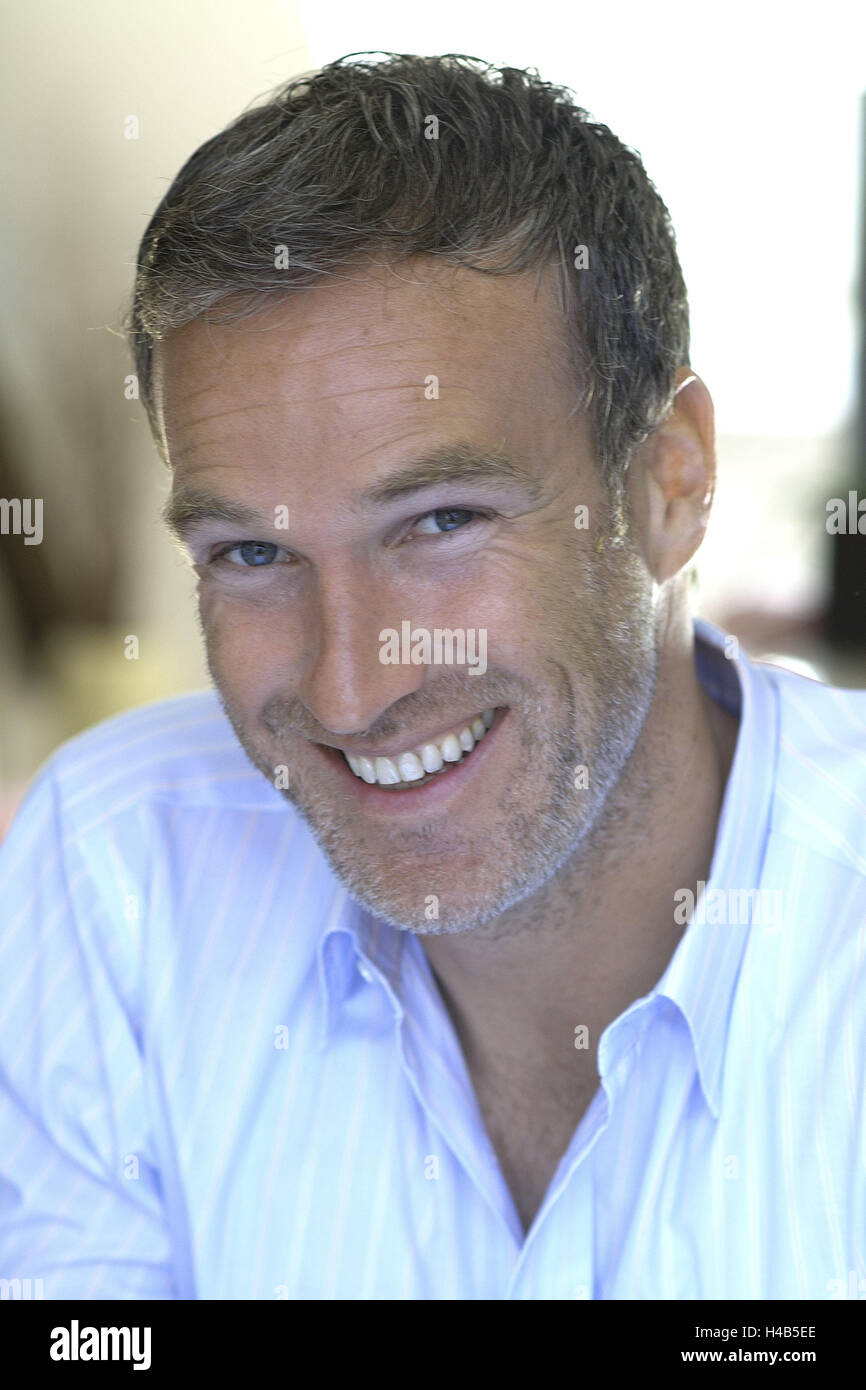 Man, three-day beard, smiling, portrait Stock Photo - Alamy