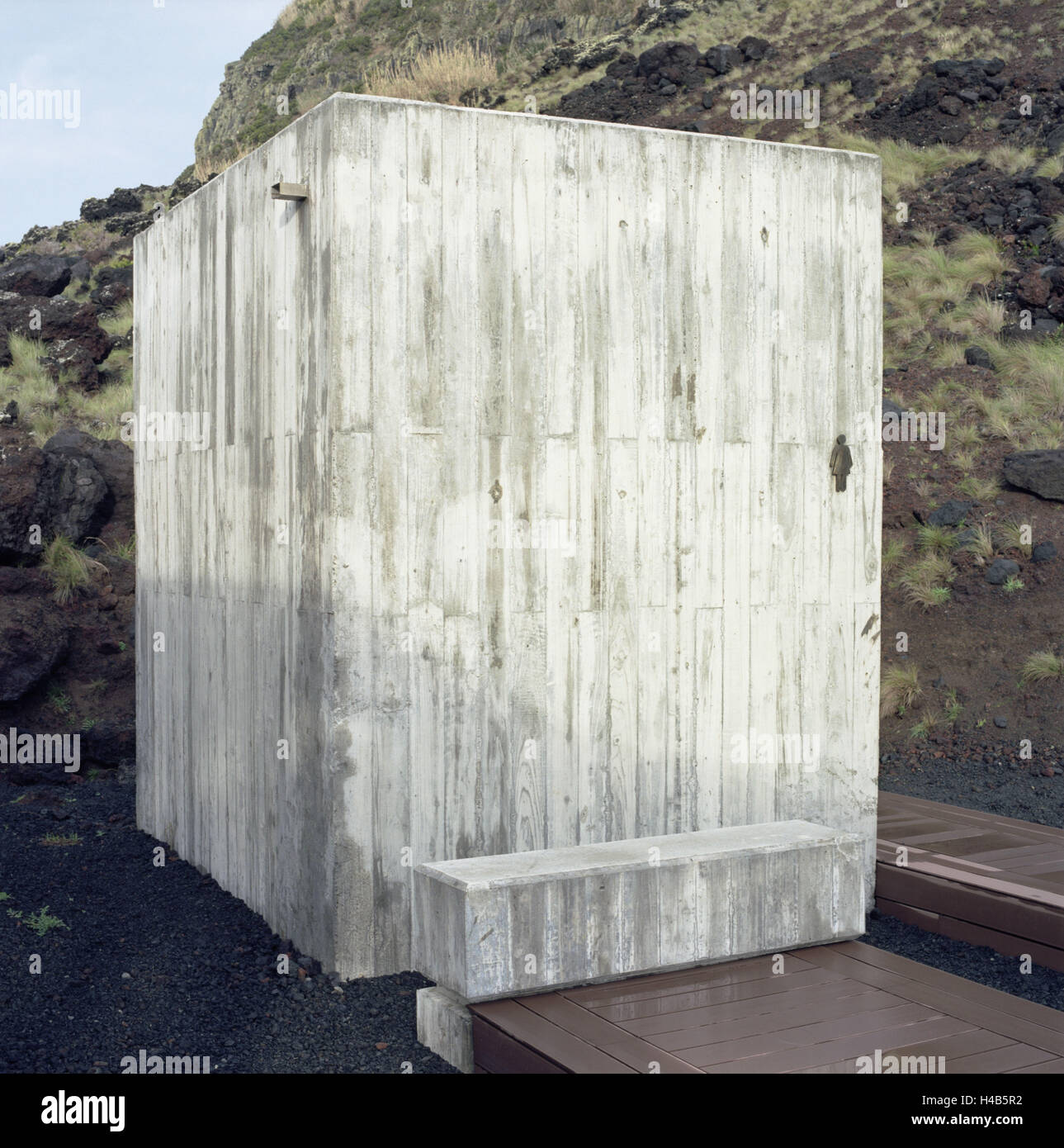 Modern outhouse hi-res stock photography and images - Alamy