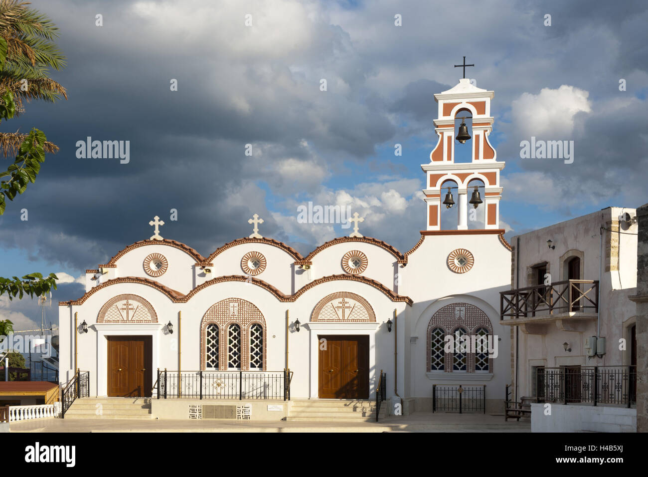 Greece crete piskopiano chersonissos church hi-res stock photography ...