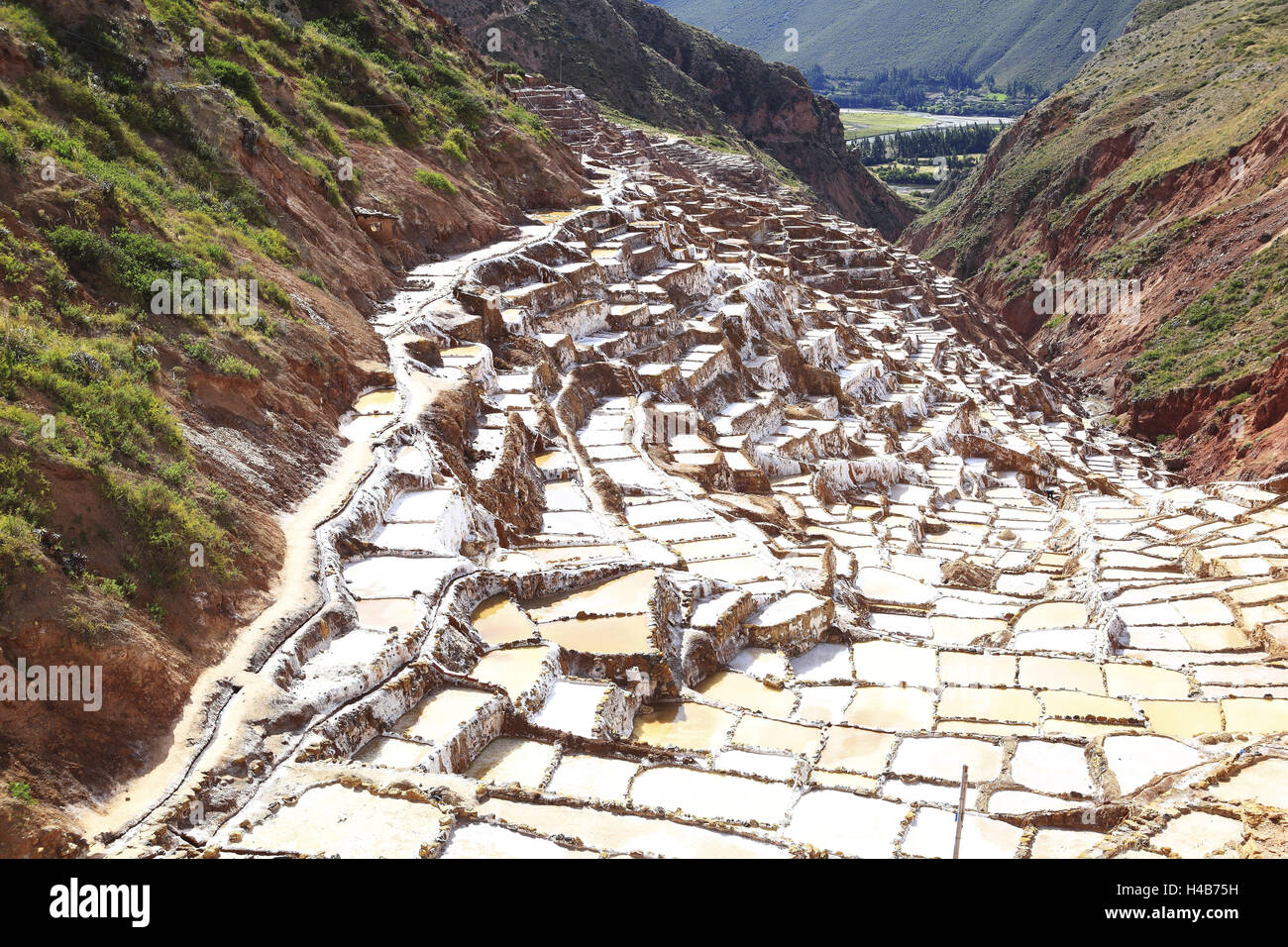 Inca irrigation hi-res stock photography and images - Alamy