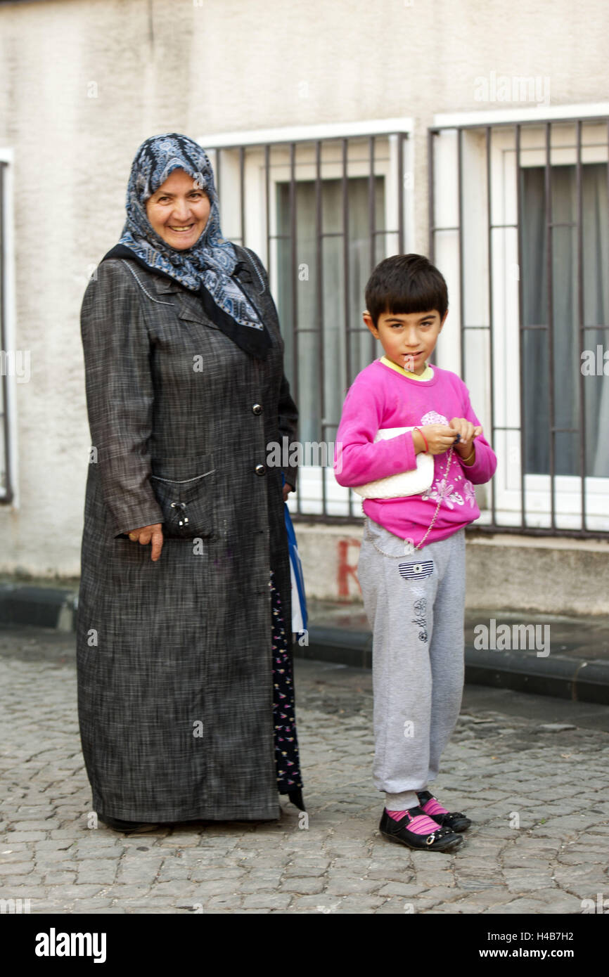 Turkey, Istanbul, woman and child in the fourth around the Zeyrek ...