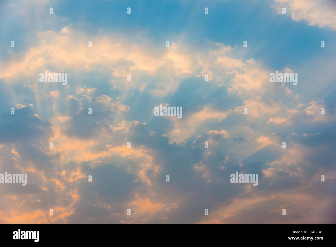 Sky, small clouds and sun rays, dawn, morning light, full frame Stock ...