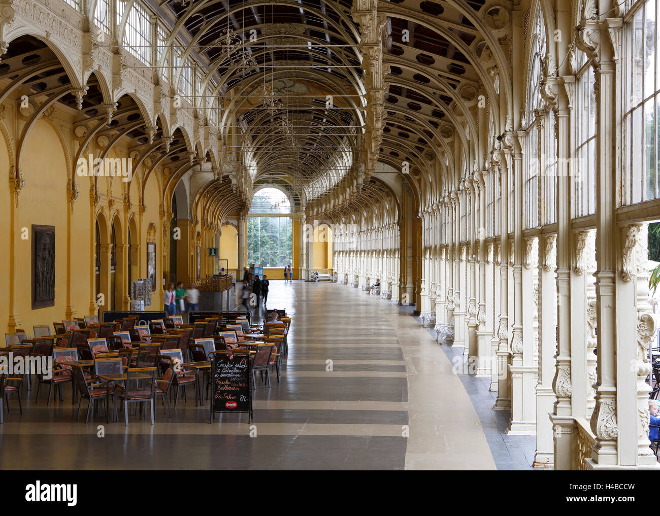 Foyer, cast-iron construction, new colonnade, Nová kolonáda, main ...
