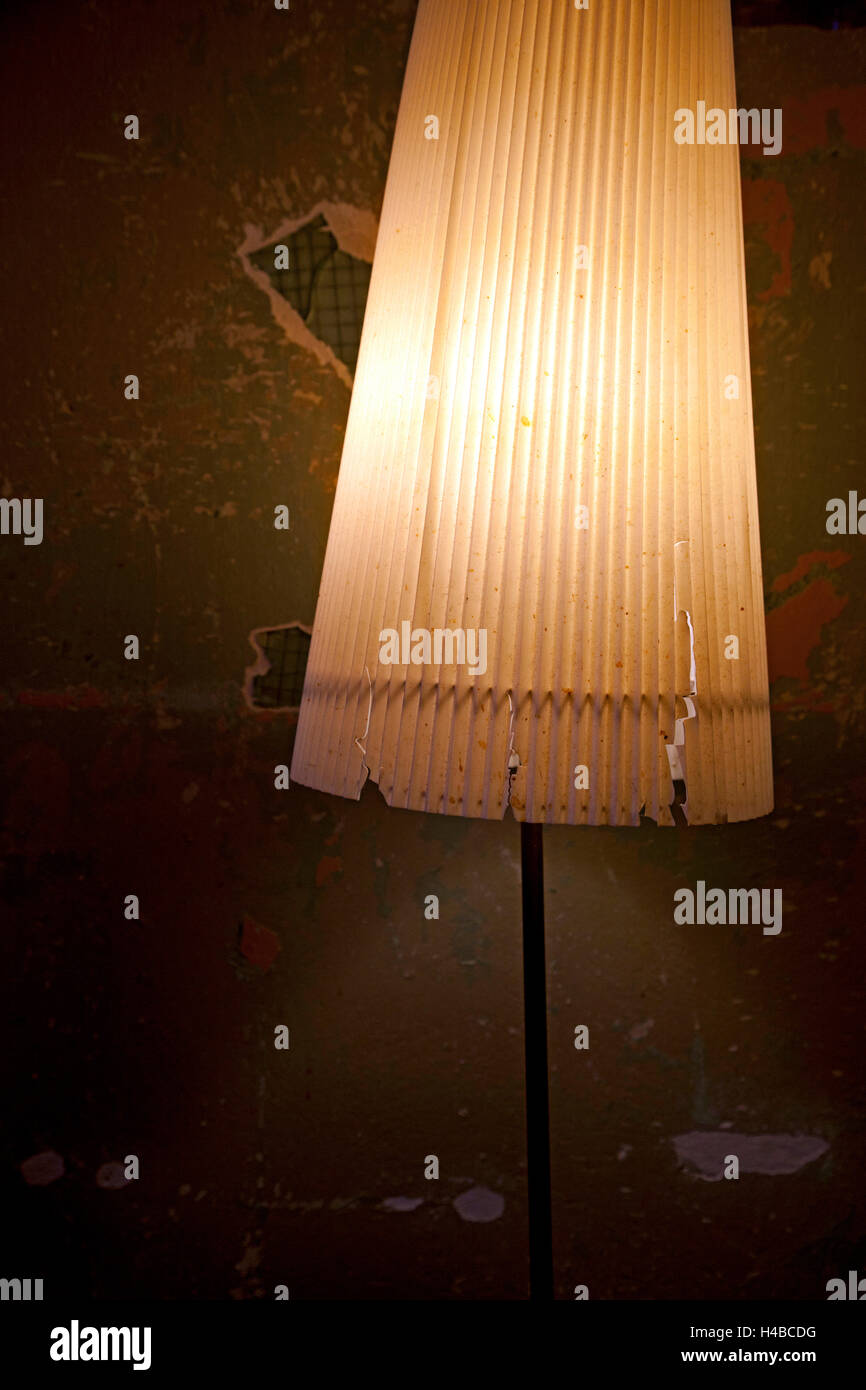 Standard lamp, wall, room, Retro Stock Photo - Alamy