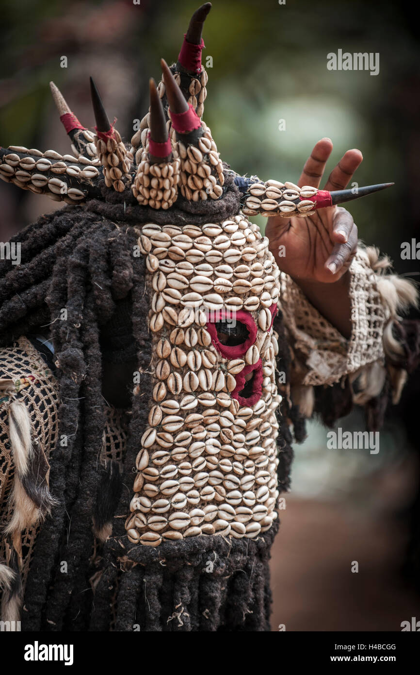 Men of the ethnic group of the Bamileke with traditional masks, Dance ...