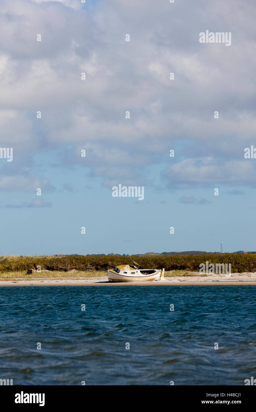 Stranded trawler hi-res stock photography and images - Alamy