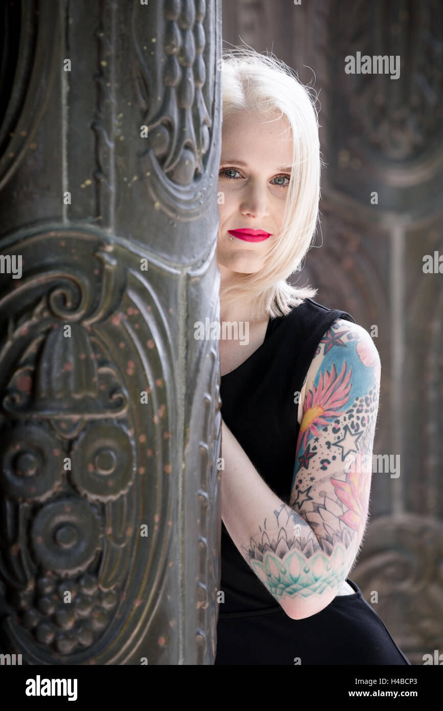 Tattooed model hi-res stock photography and images - Alamy