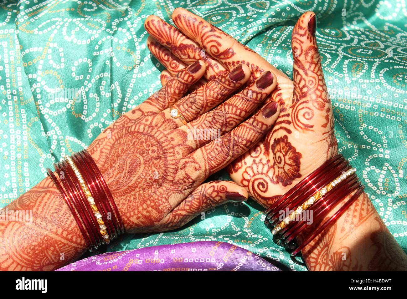 Mehandi design hi-res stock photography and images - Alamy