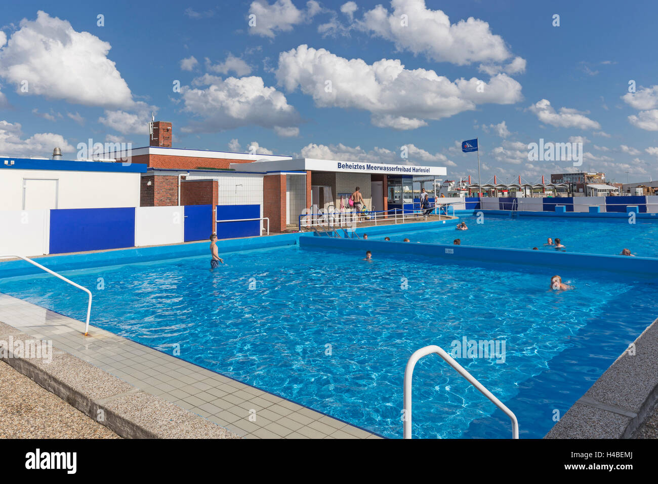 Heated outdoor pool hi-res stock photography and images - Alamy