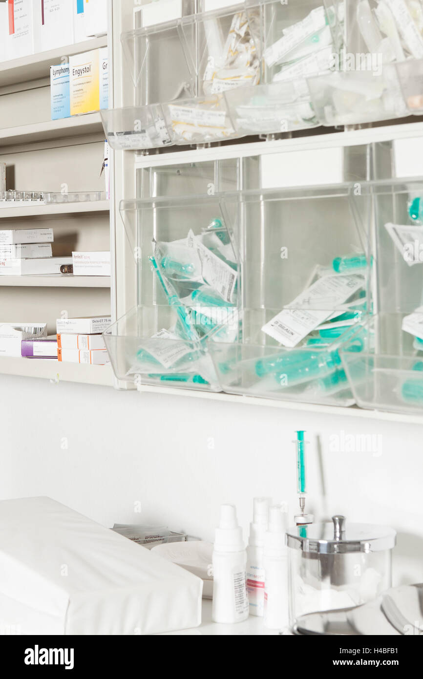 Disposable syringes, syringes, medicine Stock Photo - Alamy