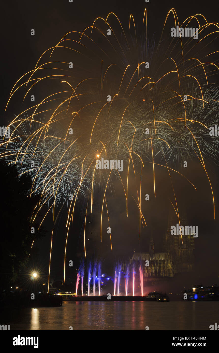 Germany, North Rhine-Westphalia, the Rhine, Cologne, fireworks before ...