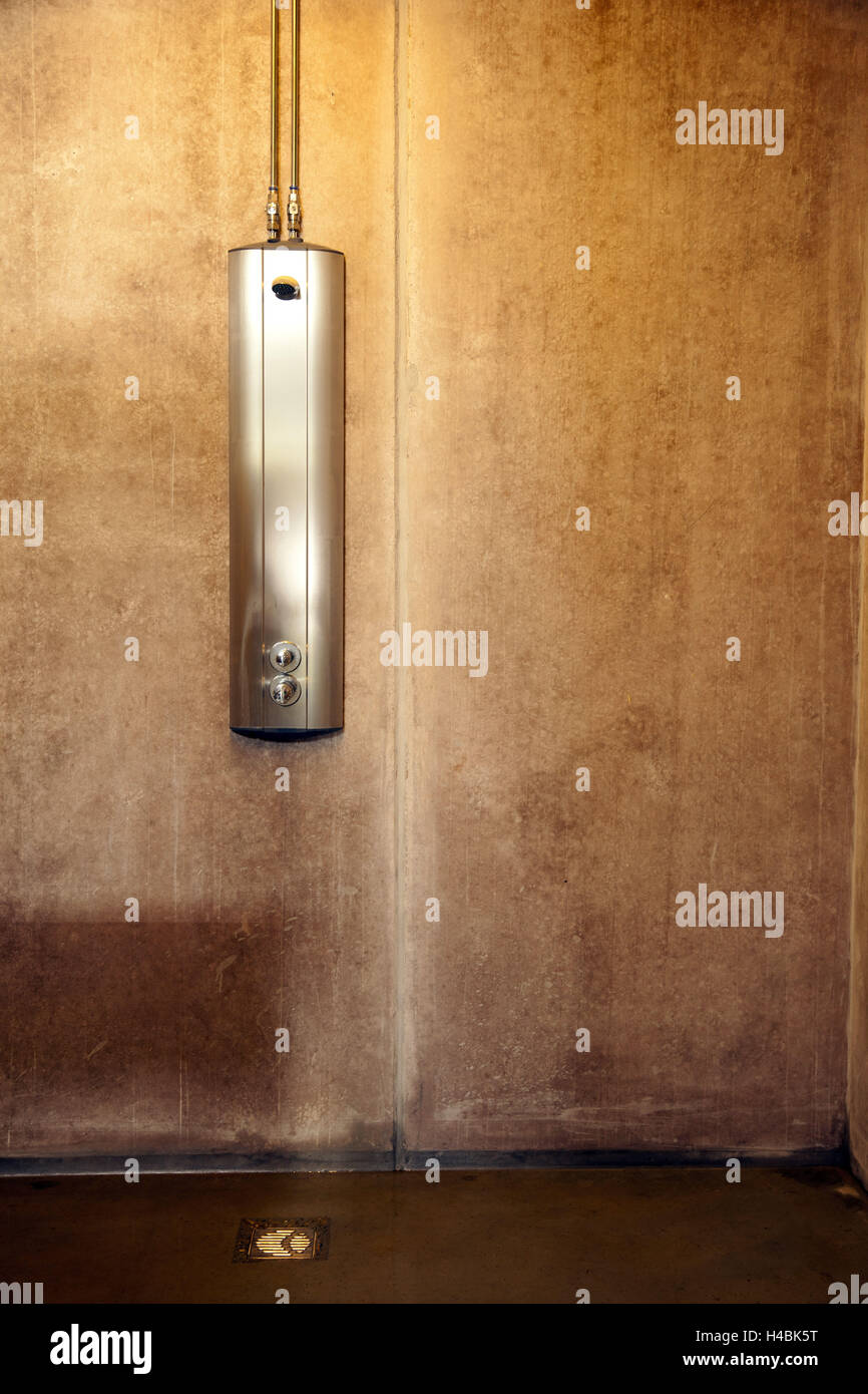 Shower, swimming pool, shower cubicle, dreariness Stock Photo - Alamy