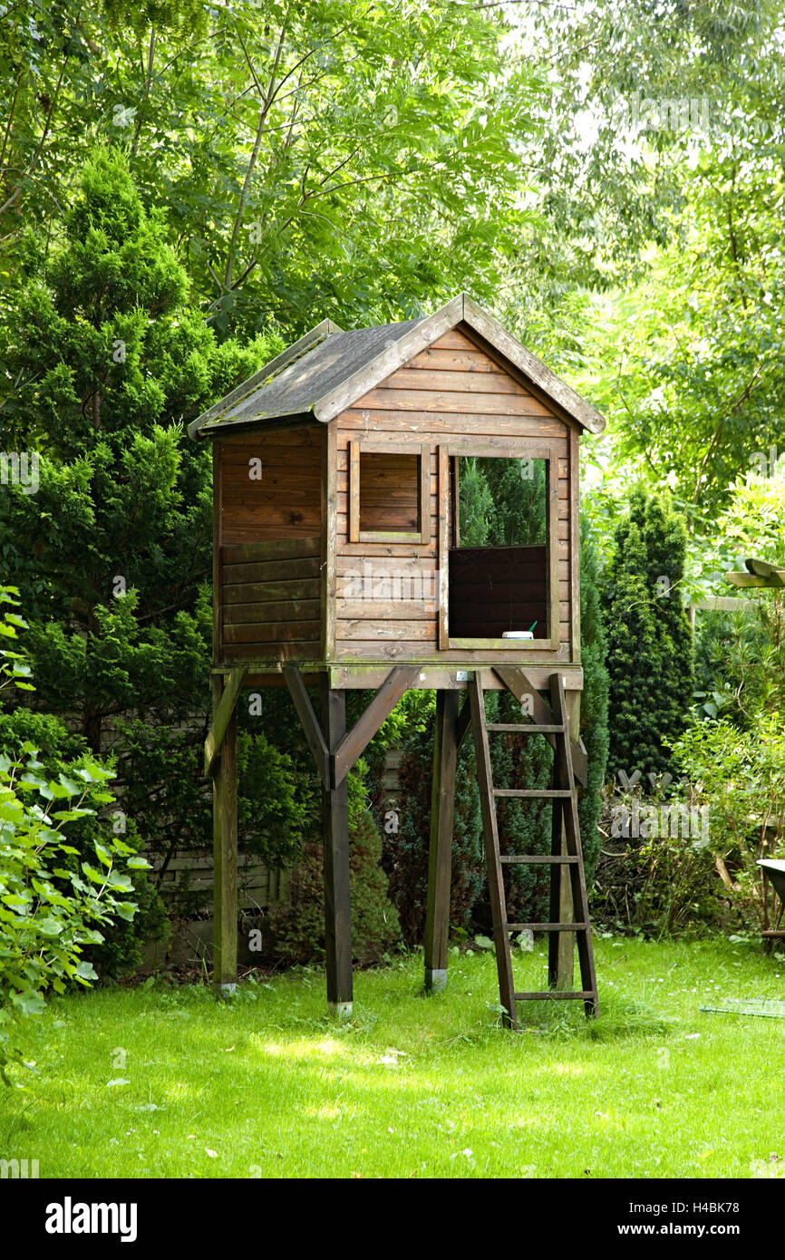 Tree-house, wood, forest, green Stock Photo - Alamy