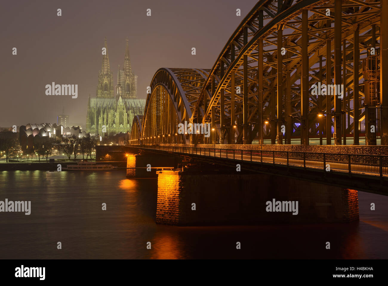 Philharmonic concert hall cologne hi-res stock photography and images ...