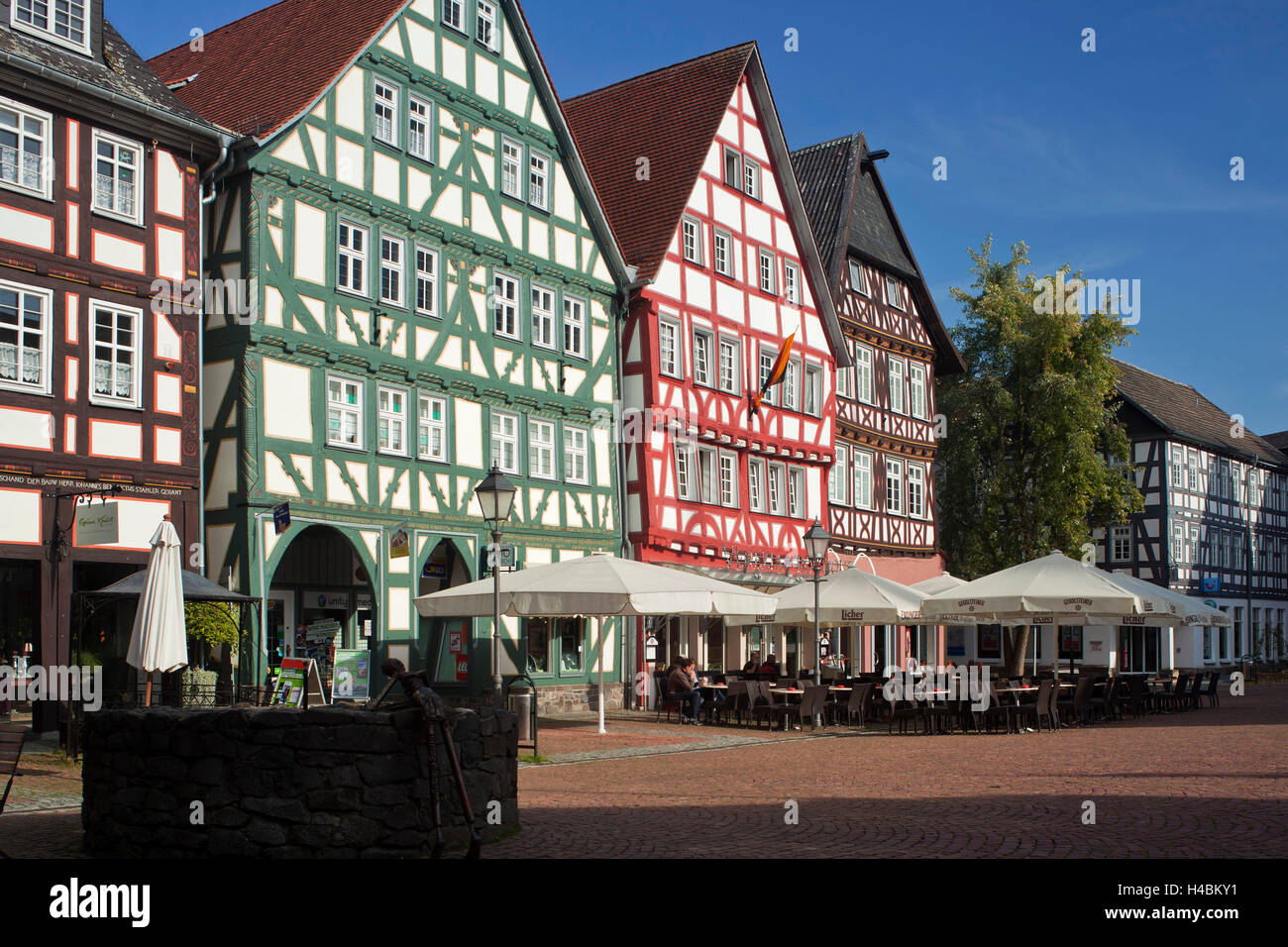 Germany, Hesse, Vogelsbergkreis, Grünberg, houses along the market ...