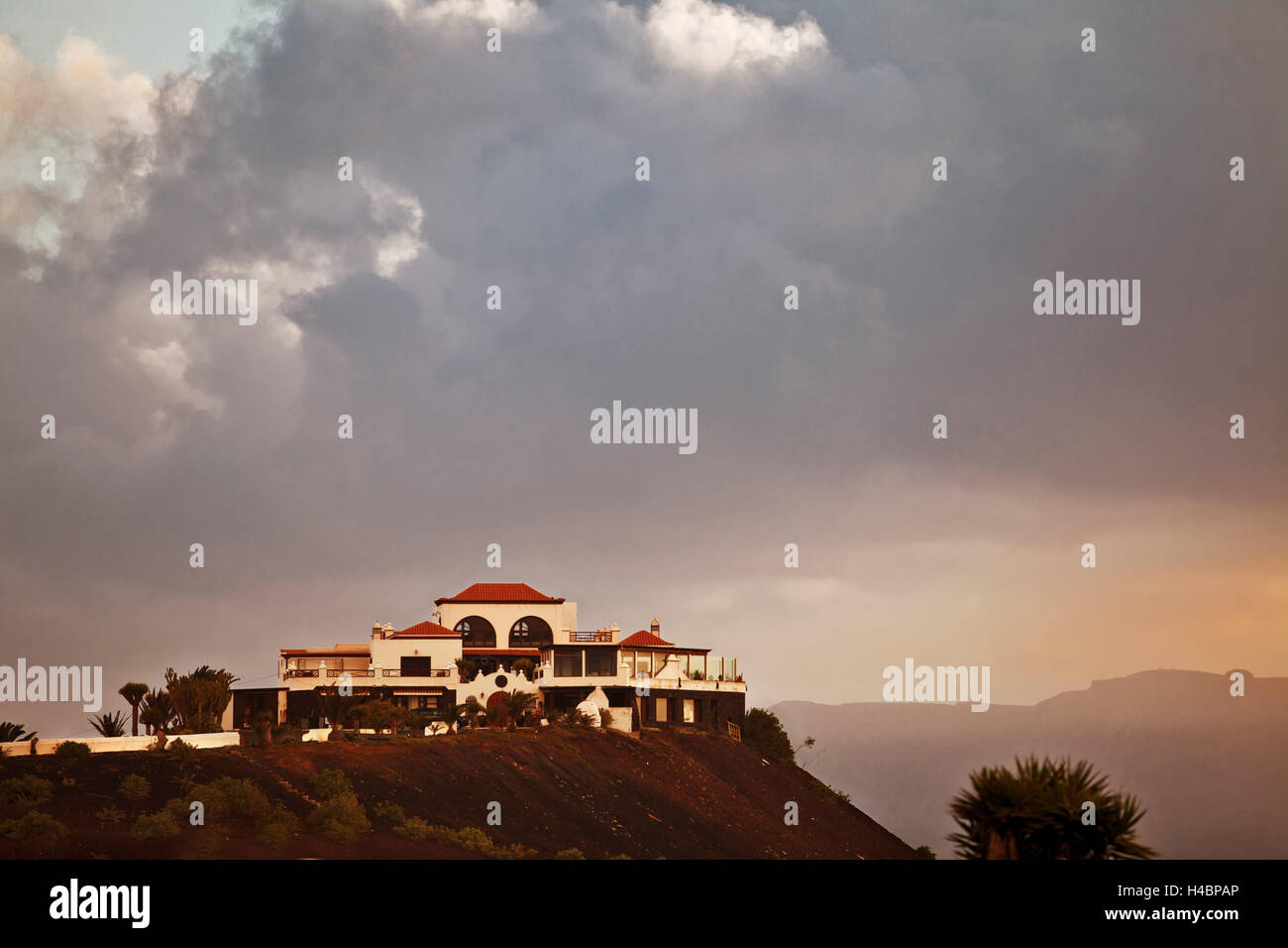 Mountain house on hill hi-res stock photography and images - Alamy