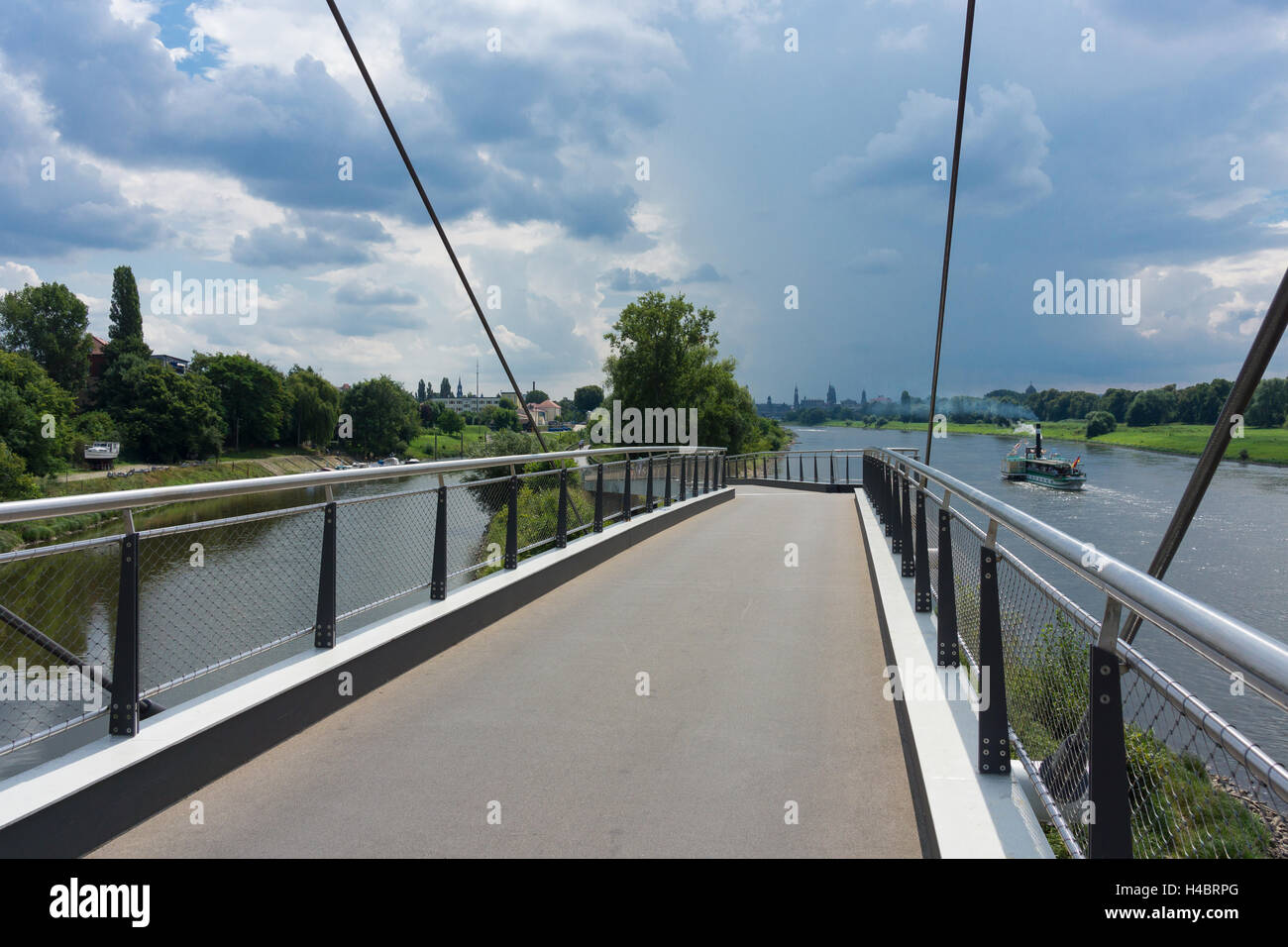 Dresden, the Elbe, Elbe cycle track, bridge Stock Photo - Alamy