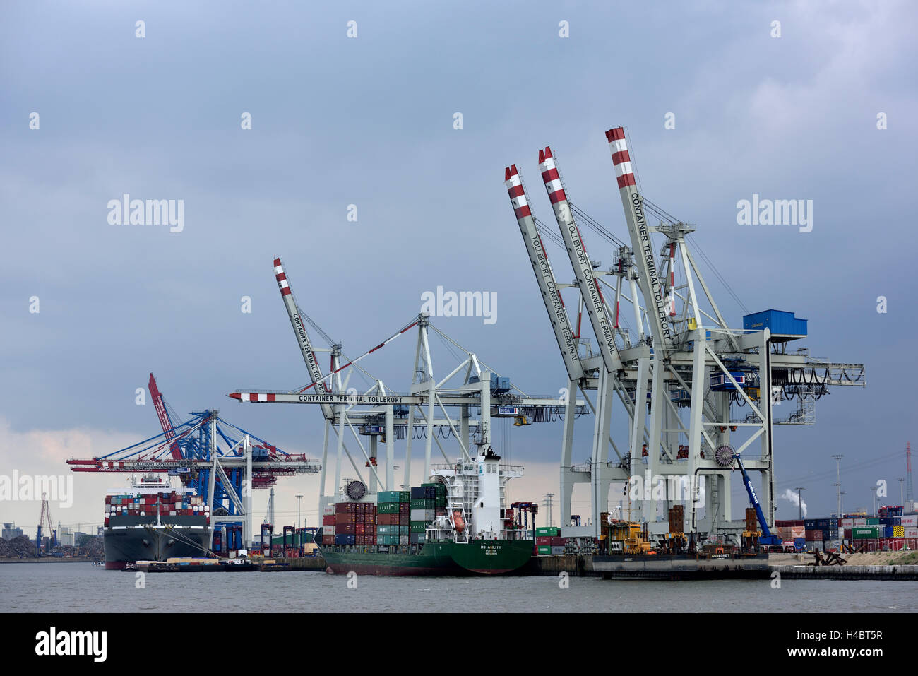 Harbour dock container hi-res stock photography and images - Alamy