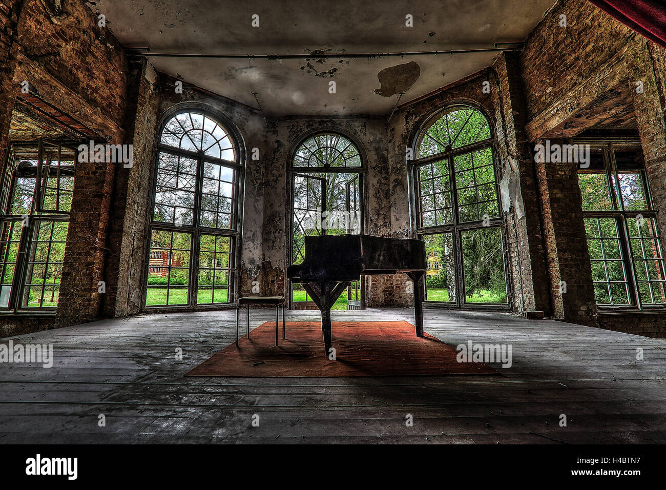 Old stage hi-res stock photography and images - Alamy