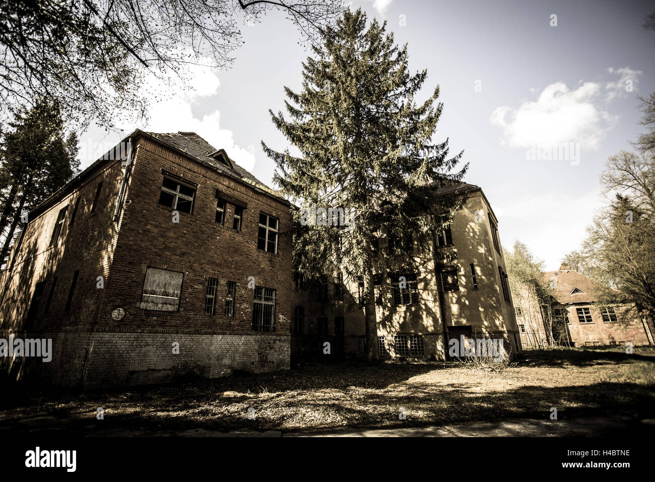old decayed building in the sanatorium at the Grabowsee Stock Photo - Alamy