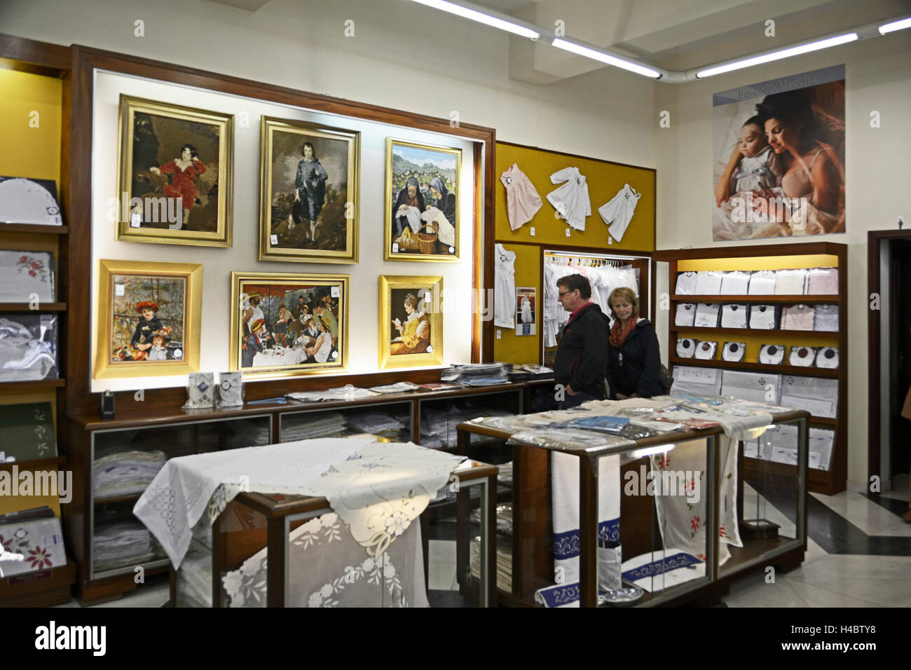 Salesroom hi-res stock photography and images - Alamy