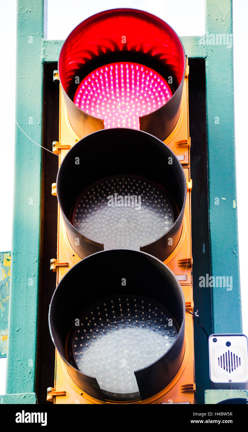 Photograph of a traffic light on urban scenario Stock Photo - Alamy