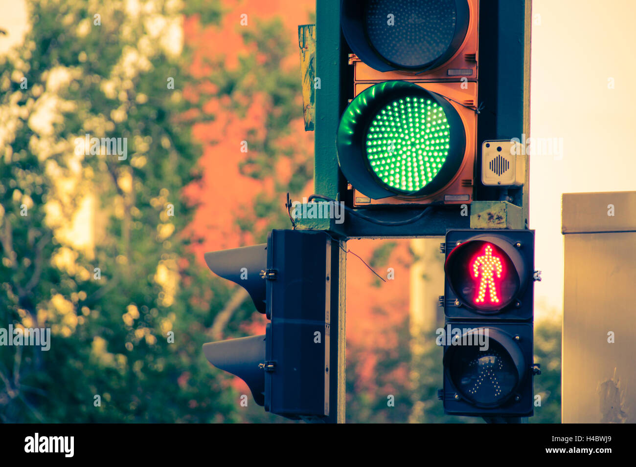 Photograph of a traffic light on urban scenario Stock Photo - Alamy