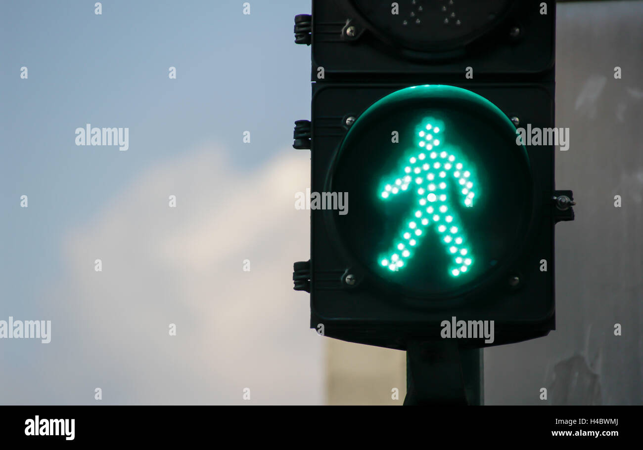 Photograph of a traffic light on urban scenario Stock Photo - Alamy