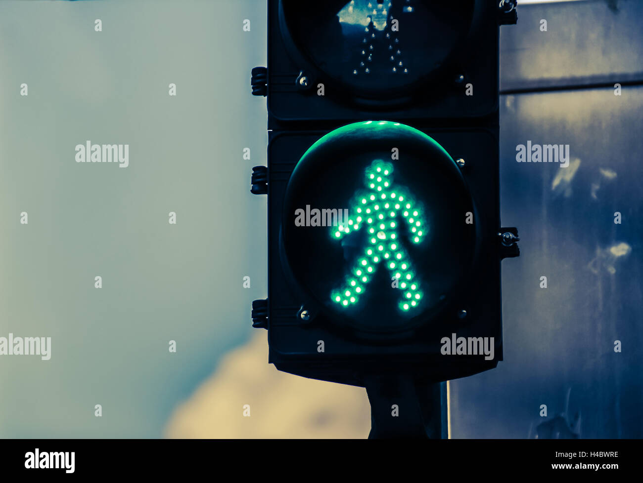 Photograph of a traffic light on urban scenario Stock Photo - Alamy