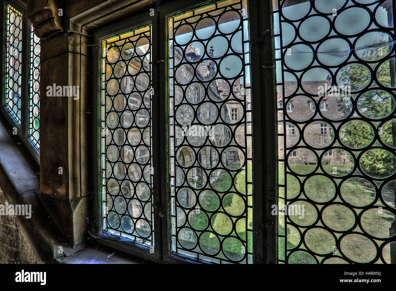 old window front Stock Photo - Alamy
