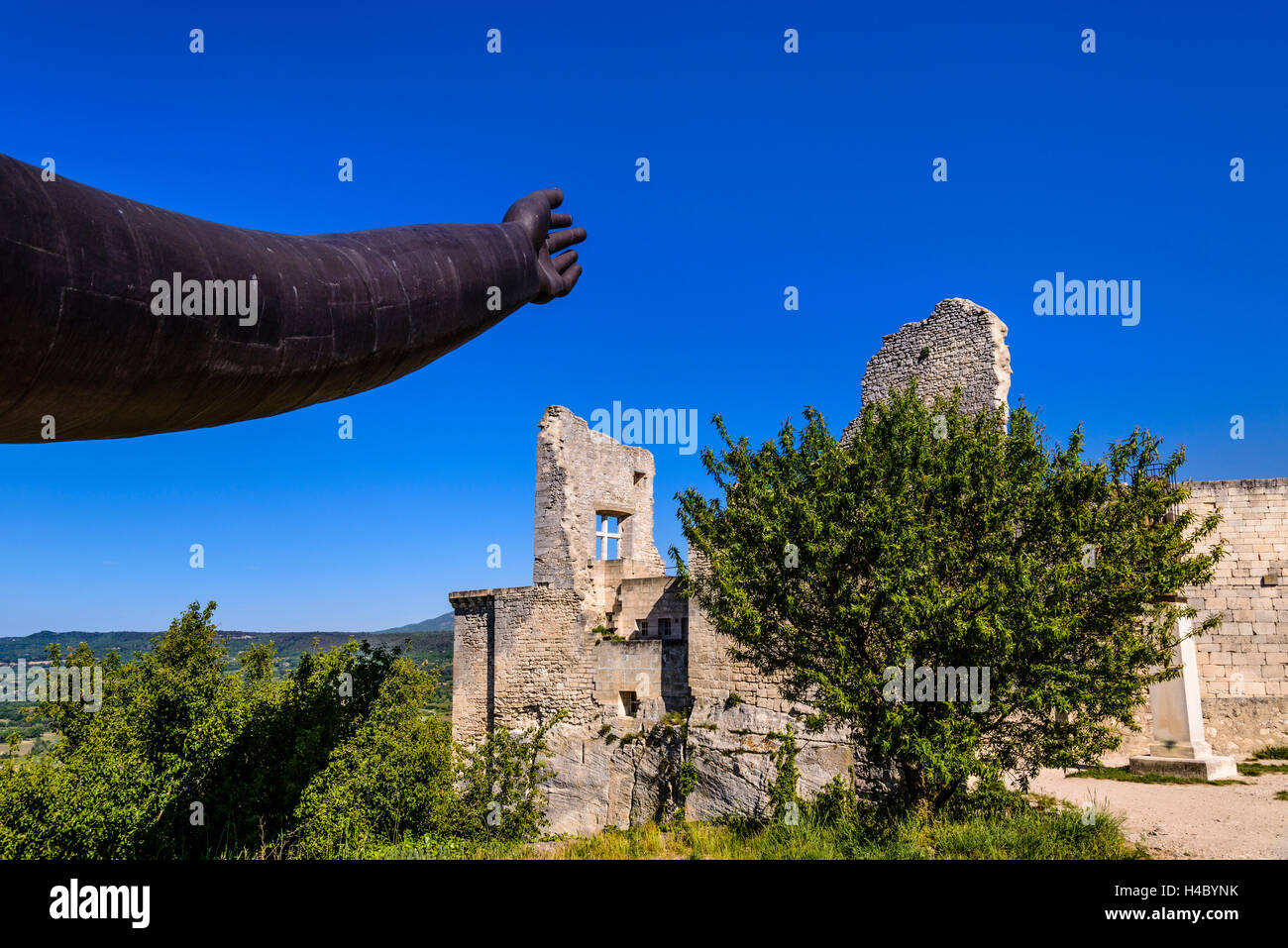 France, Provence, Vaucluse, Lacoste, castle ruin Lacoste, sculpture ...