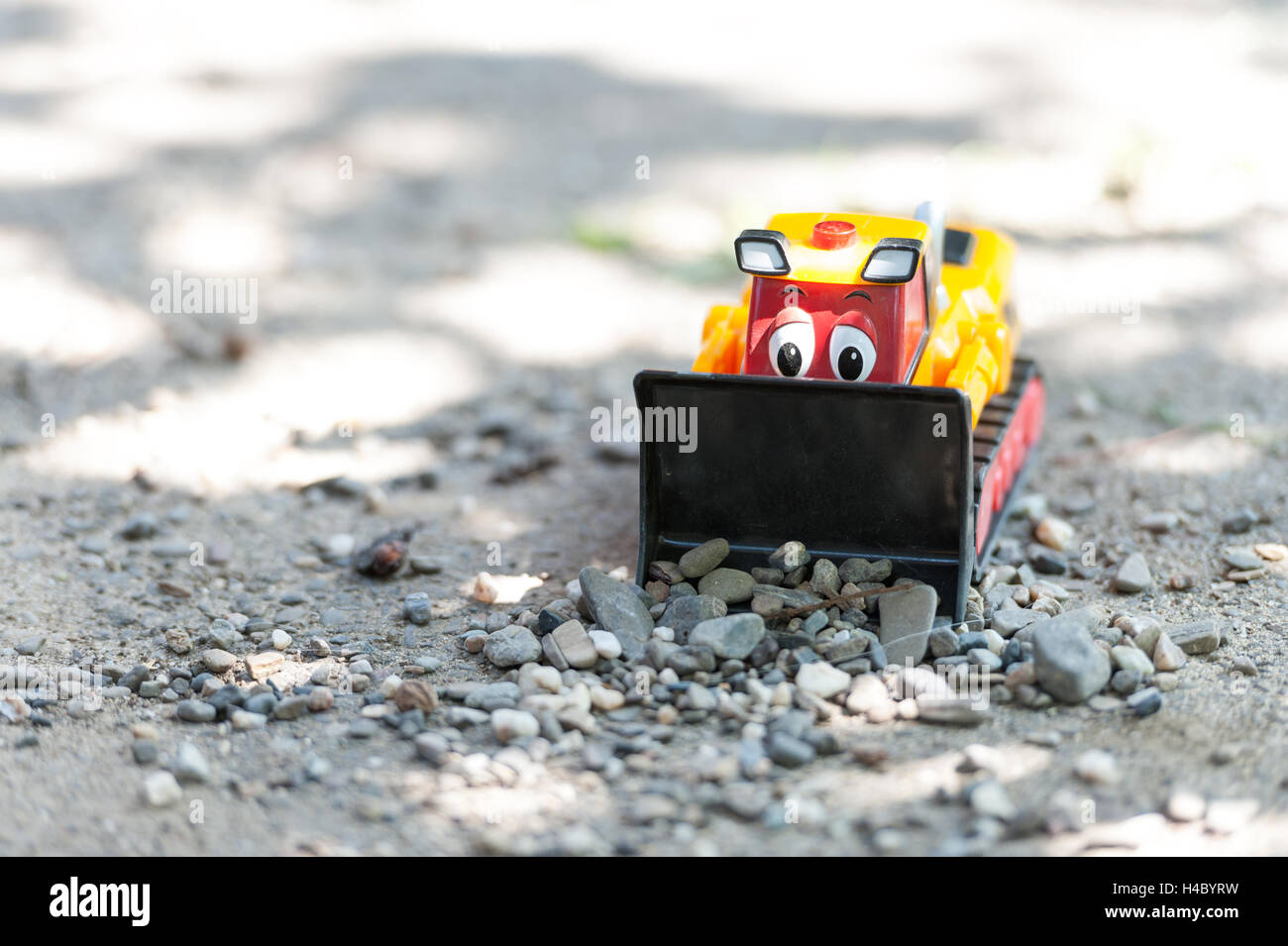 Child rocks yard hi-res stock photography and images - Alamy