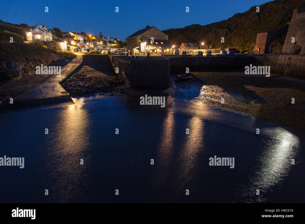 Porthgain wales hi-res stock photography and images - Alamy