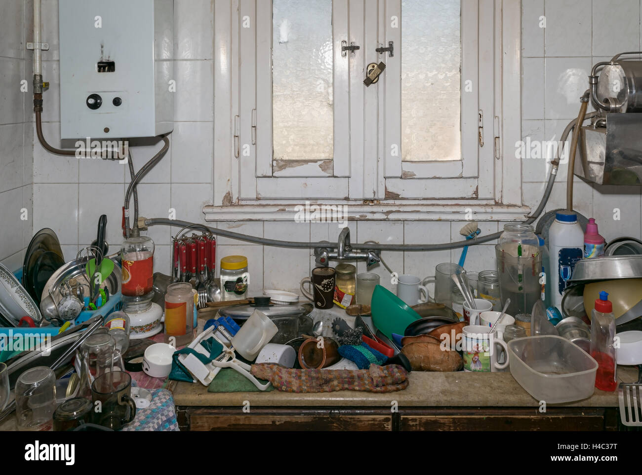 Filthy kitchen hi-res stock photography and images - Alamy
