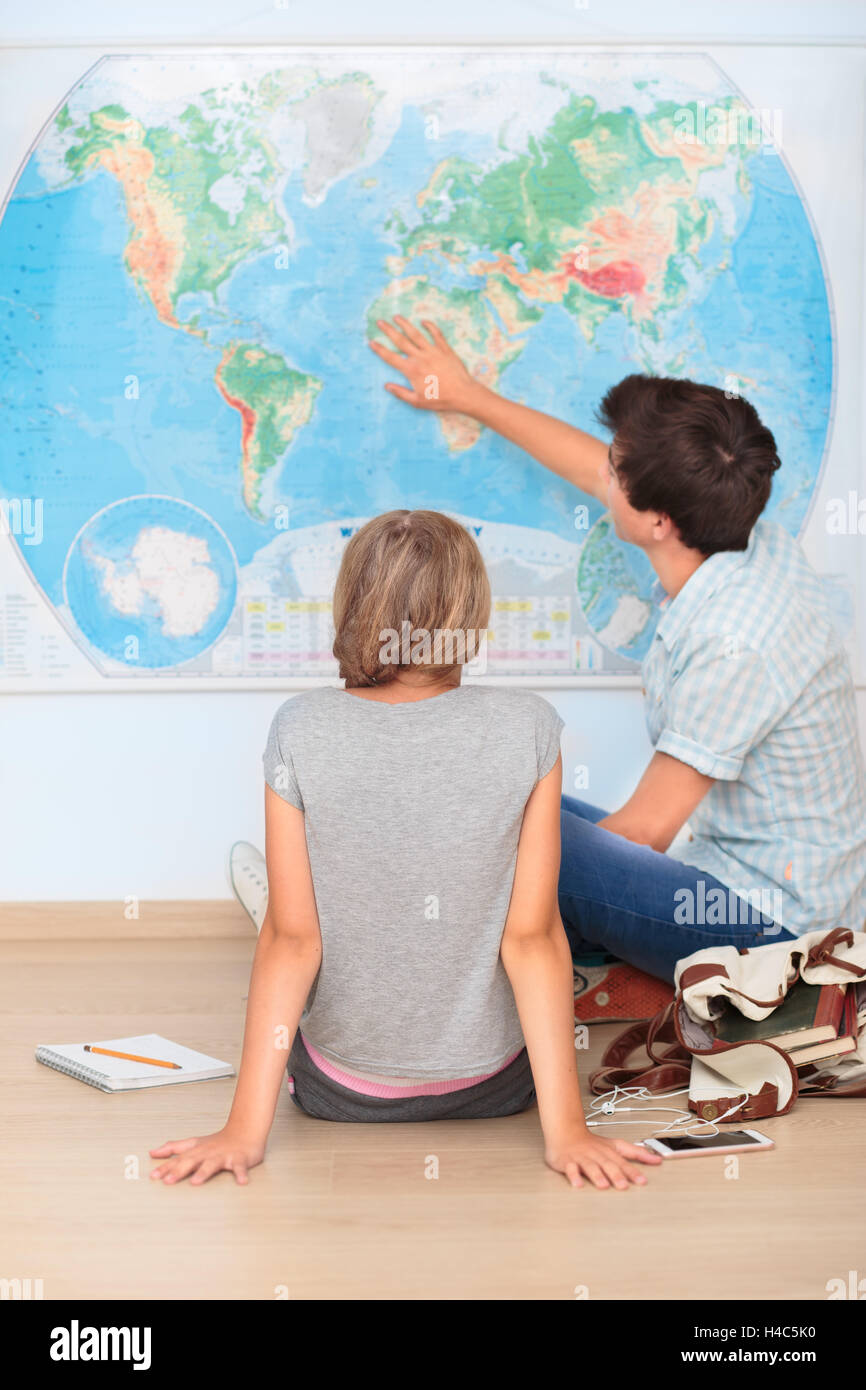 World map in school hi-res stock photography and images - Alamy