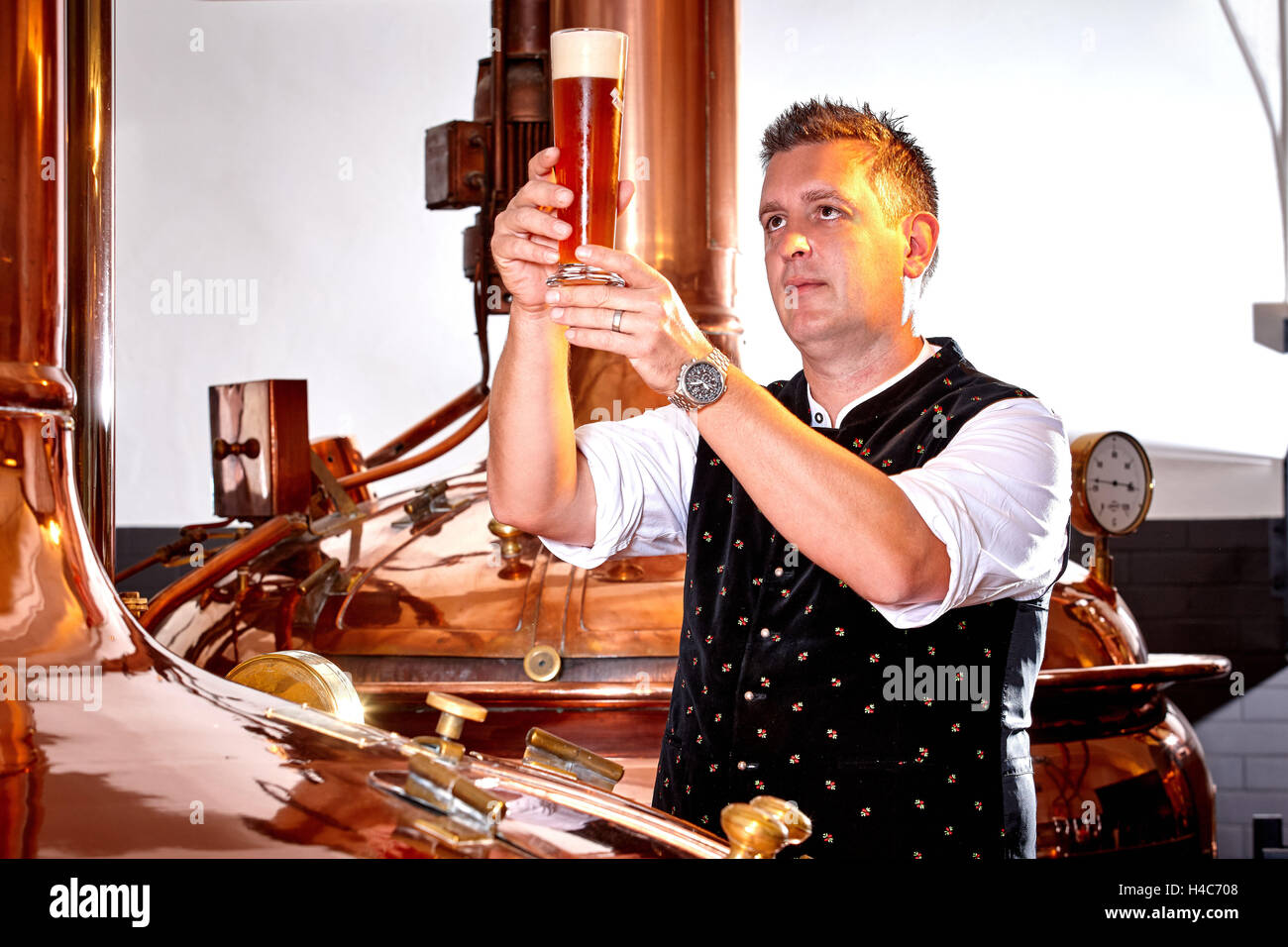 Brewery, master brewer Stock Photo - Alamy