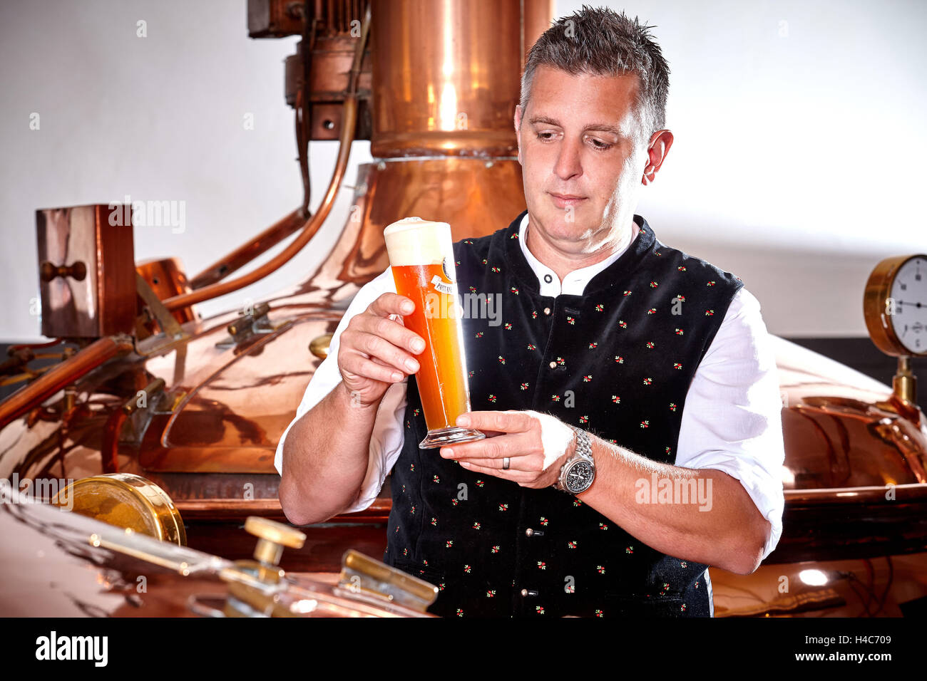 Brewery, master brewer Stock Photo - Alamy