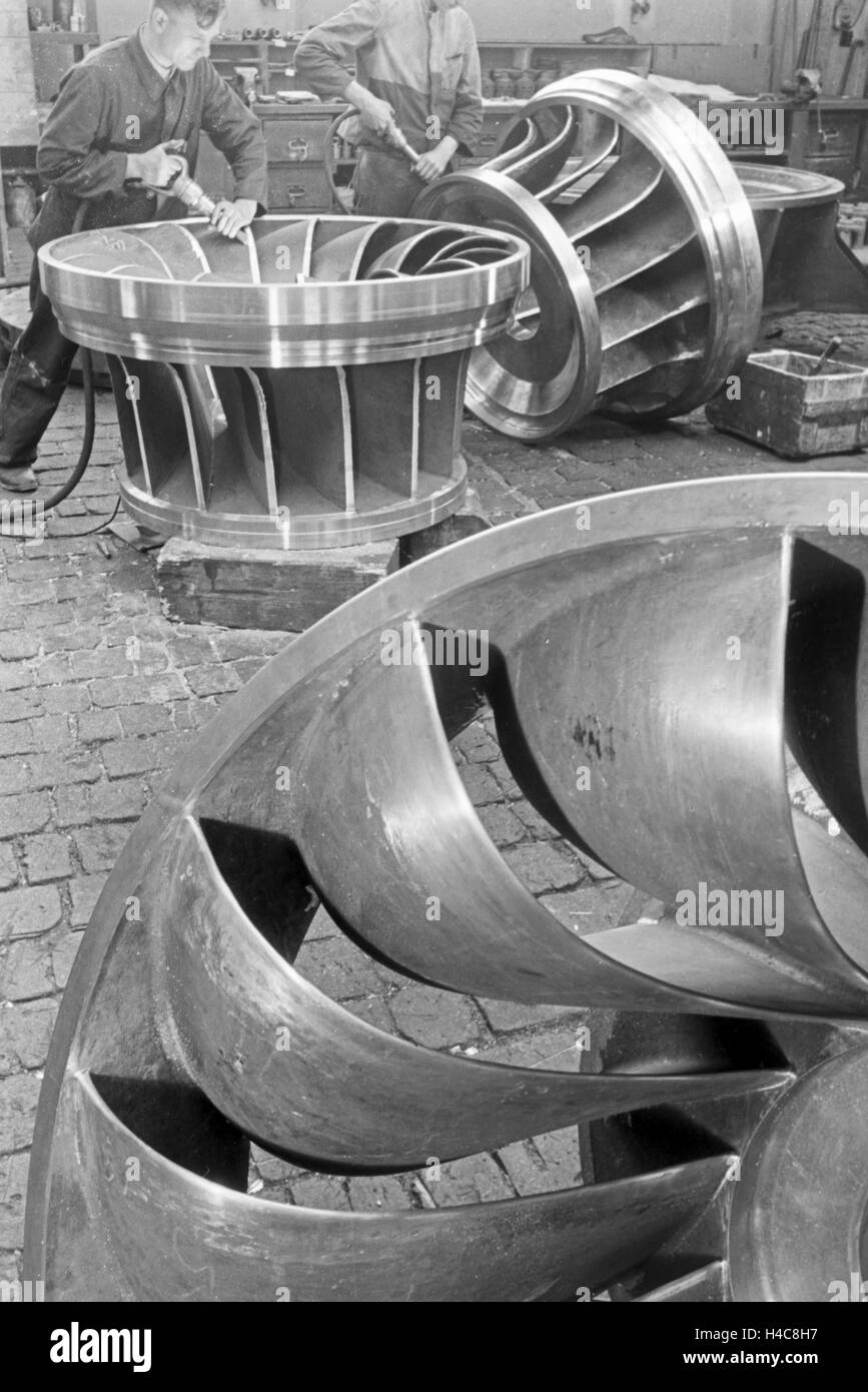 In den Fabrikhallen des Industrieunternehmens Voith in Heidenheim an ...