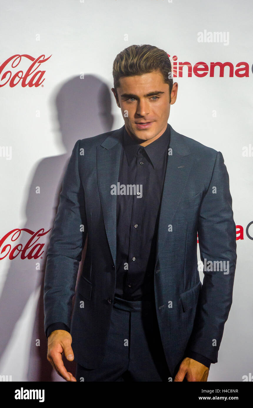 Zac Efron, one of the Comedy Starts of the Year, on the red carpet ...