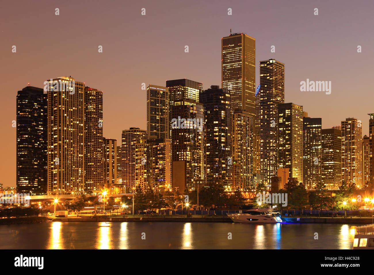 A Chicago skyline view at night Stock Photo - Alamy